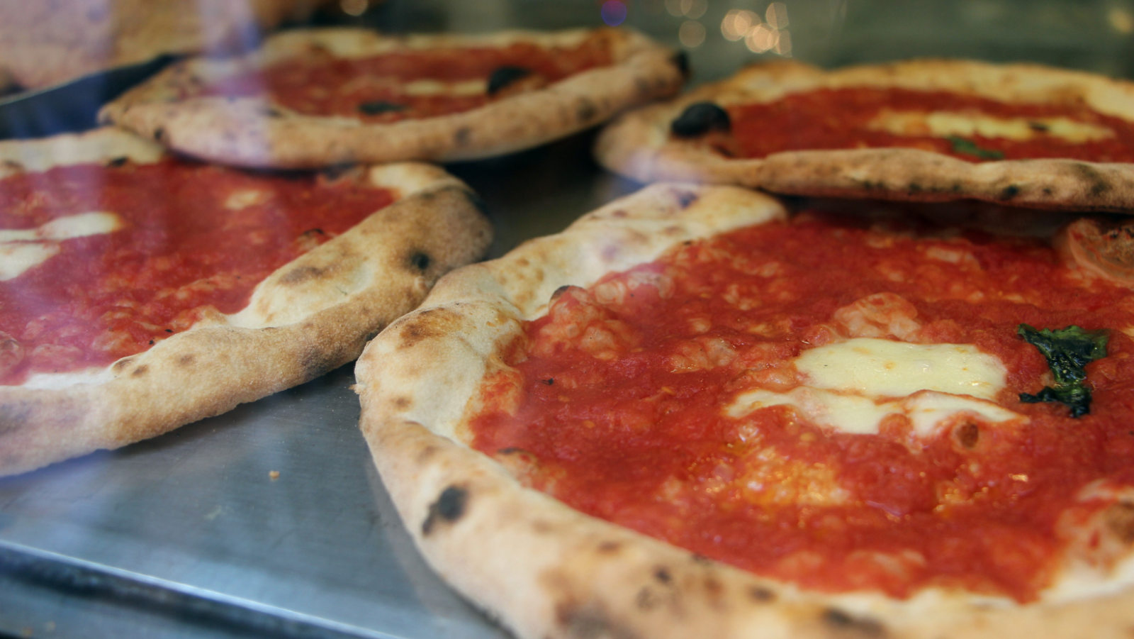 10 Best Pizza in Italy - Most Famous Types of Italian Pizza | IB