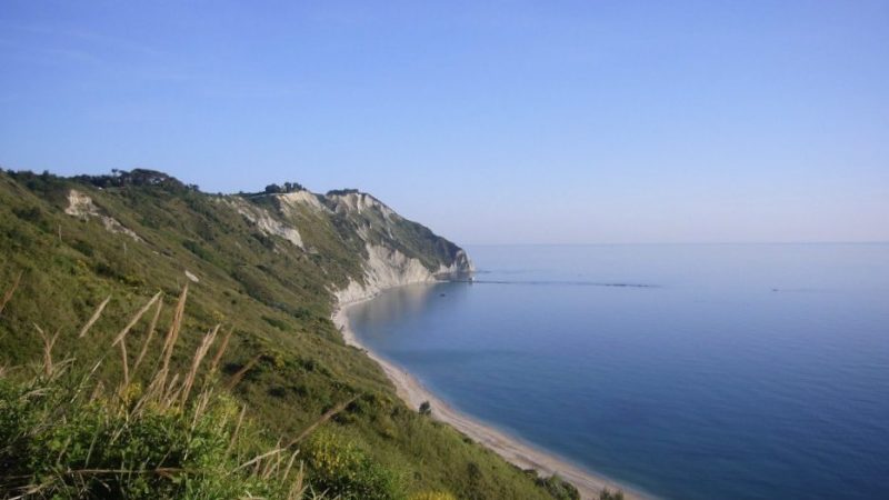 10 Best Beaches in Le Marche Italy - Le Marche beaches | IB