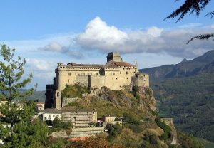 20 Most Beautiful Castles in Italy - Medieval Castles in Italy to Visit