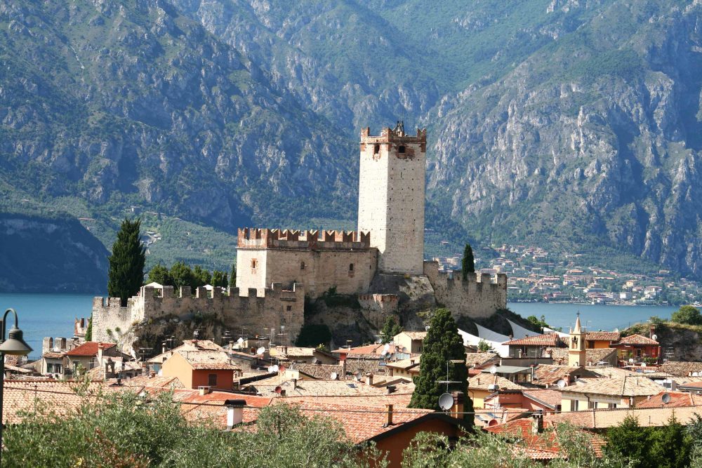 20 Most Beautiful Castles in Italy - Medieval Castles in Italy to Visit