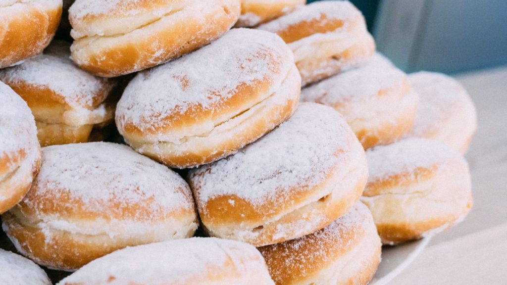 10 Best Italian Pastries to Try - List of the Top Pastries in Italy