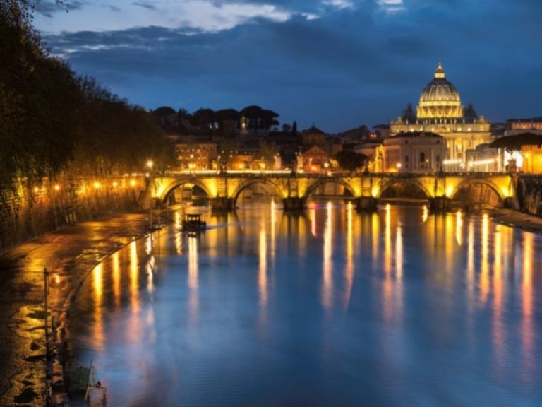 10 Best Places for Nightlife in Italy - Clubs, Bars, Discos - Italy Best