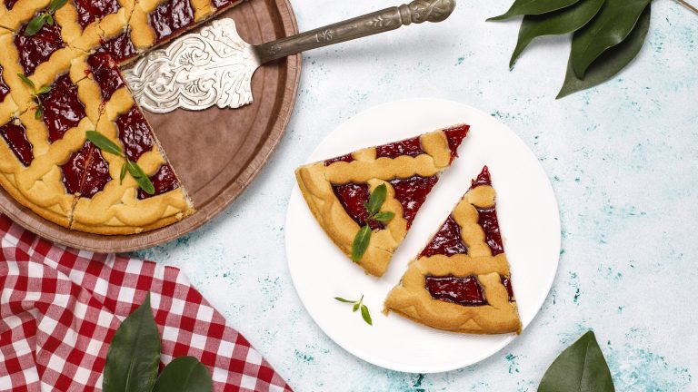 10 Best Italian Pastries to Try - List of the Top Pastries in Italy