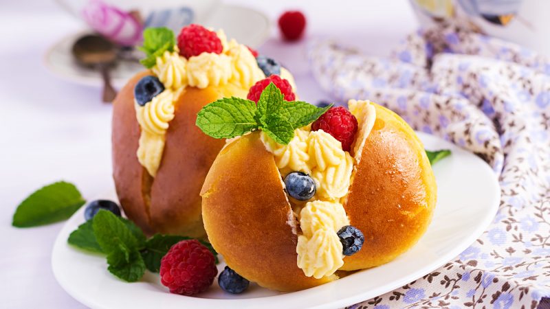 10 Best Italian Pastries to Try - List of the Top Pastries in Italy