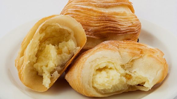 10 Best Italian Pastries to Try - List of the Top Pastries in Italy