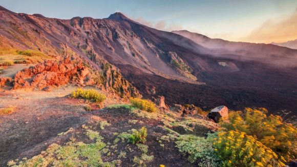 10 Volcanos to Visit in Italy - Active Volcanos in Italy | IB