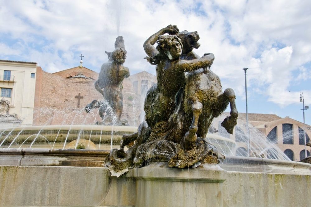 15 Most Beautiful Fountains in Rome Italy - Roman Fountains | IB
