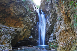 10 Most Beautiful Waterfalls in Italy - Best Italian Waterfalls | IB
